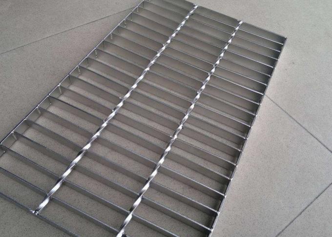 Trench Steel Grating Drain Cover For Flooring 24 - 200mm Cross Bar Pitch