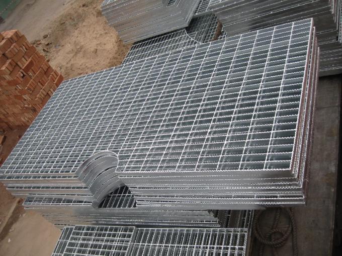 30x5 Steel Bar Grating Hot Dipped Galvanized Serrated Steel Grating