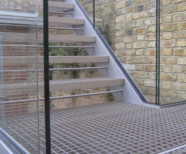 ASTM Q235 SS304 Stainless Steel Stair Treads , Anti Corrosion Bar ...