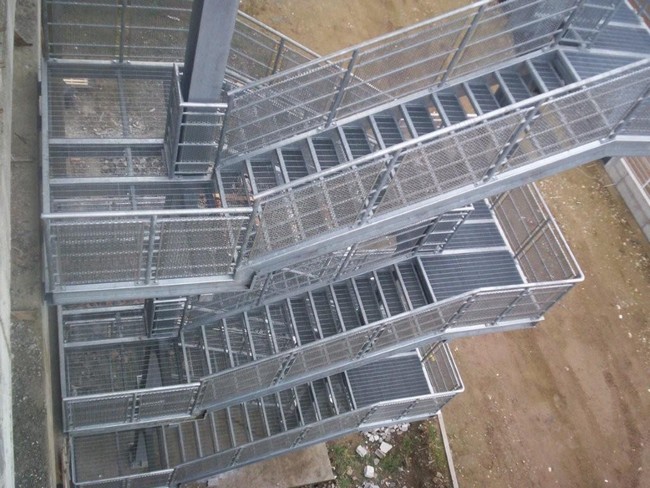 ASTM Q235 SS304 Stainless Steel Stair Treads , Anti Corrosion Bar ...