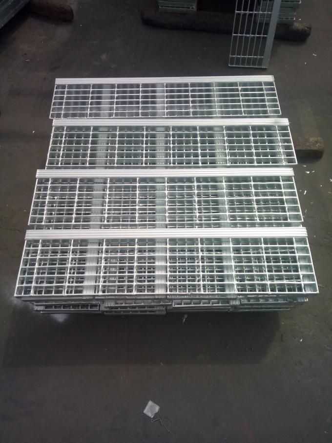 T4 T5 Galvanized Steel Stair Treads With Checkered Plate For Industry Floor
