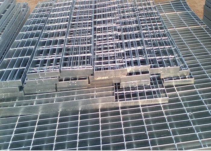 Self Color Mild Steel Grating , Fire Brigade Driveways Galvanised Grid ...